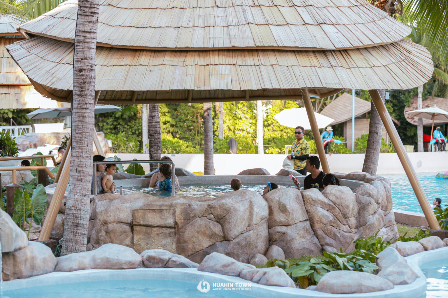 สวนน้ำ วานา นาวา หัวหิน เปิดโซนใหม่ "VANA VILLAGE" บ่อแช่ตัวสุดฟิน ...