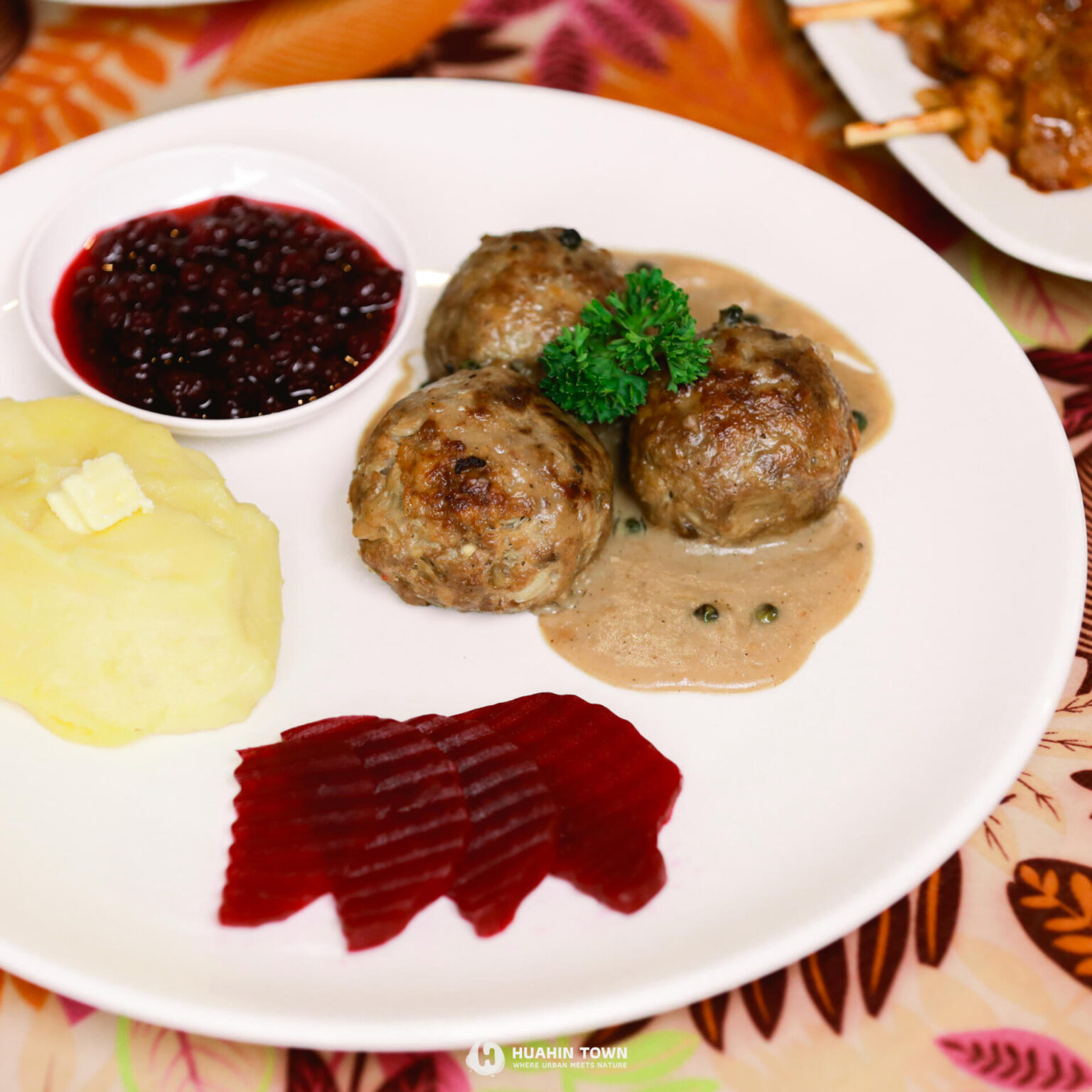 ร้านอาหารสไตล์แกนดิเนเวีย "Happy Pig Restaurant" รังสรรค์แต่ละเมนูโดย ...