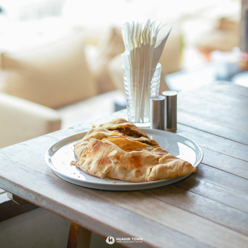 พิซซ่าเตาถ่านริมทะเลหัวหิน "Pizza By Andreas" ราคาหลักร้อย แต่วิวหลัก ...