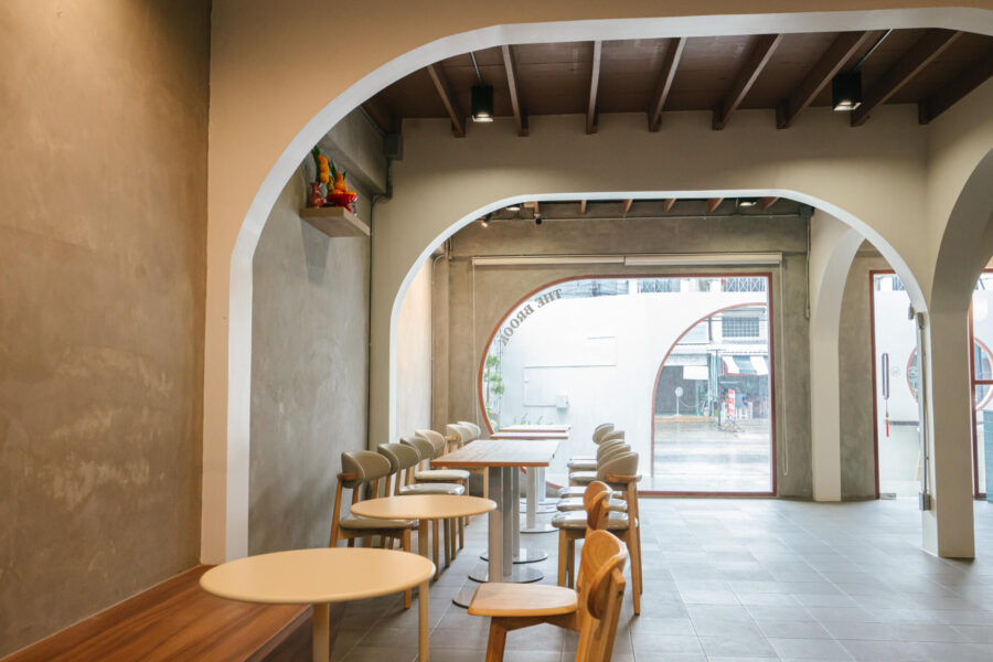 จุดเช็คอินใหม่ คาเฟ่สไตล์มินิมอล ปราณบุรี "The Brook Cafe" มูดดี ถ่าย ...