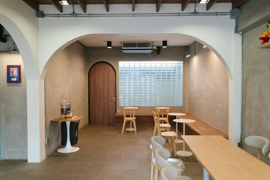 จุดเช็คอินใหม่ คาเฟ่สไตล์มินิมอล ปราณบุรี "The Brook Cafe" มูดดี ถ่าย ...